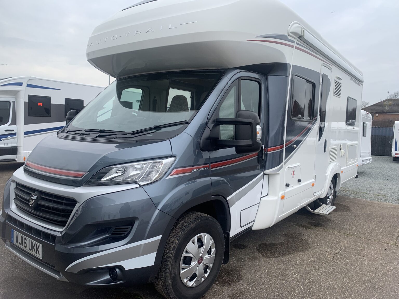 Autotrail Tracker FB (2016)